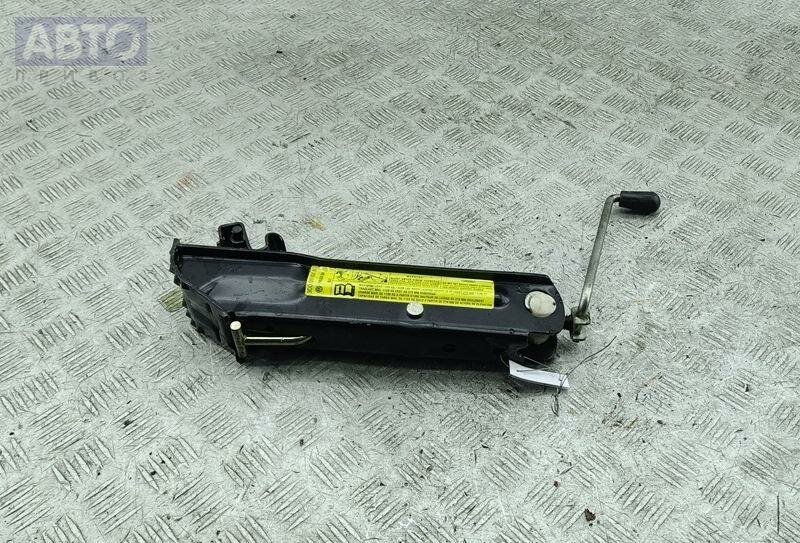 Домкрат Volkswagen Passat B6