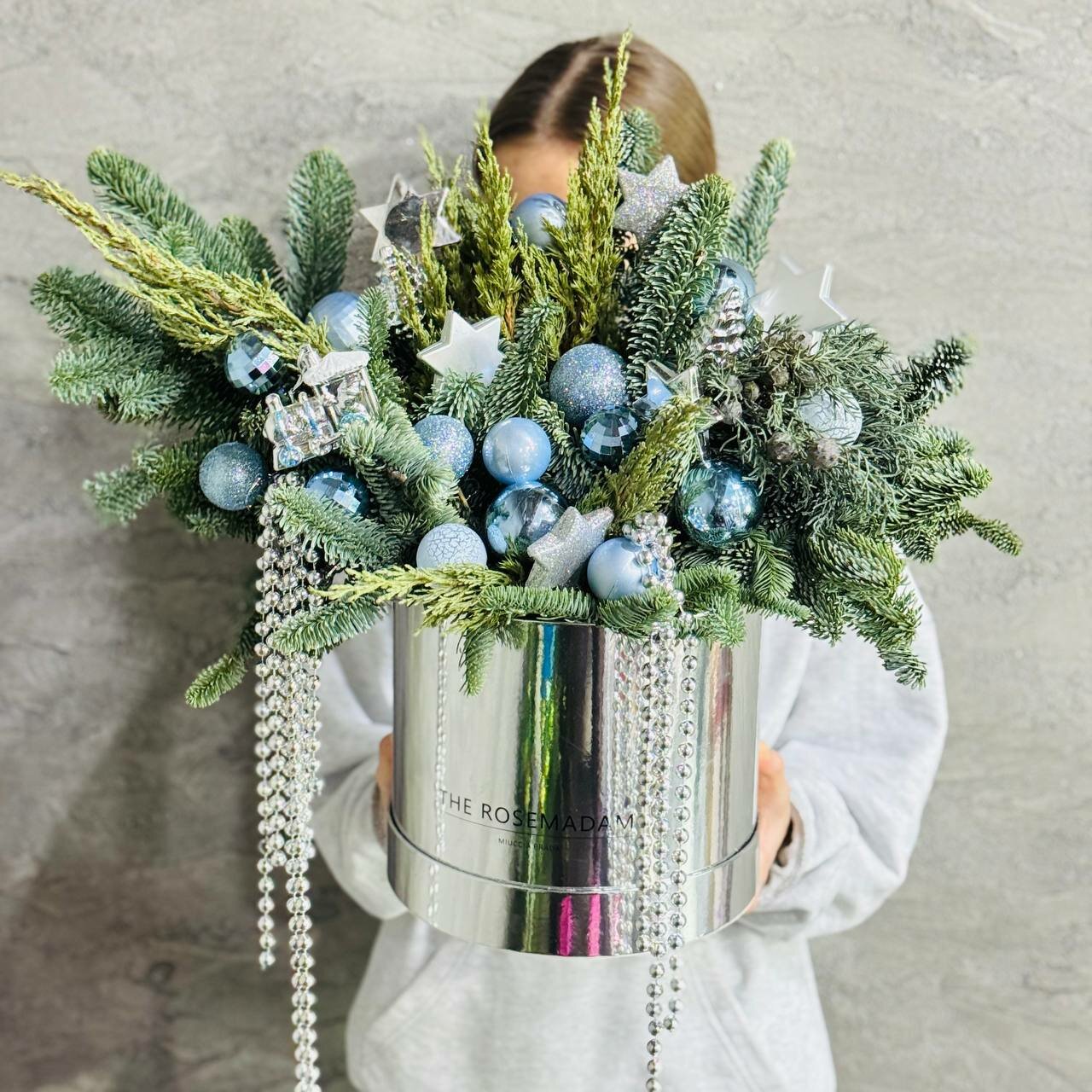 Зимний букет. Интерьерная композиция из живой хвои нобилис, кипарис, можжевельник. Новогодний декор