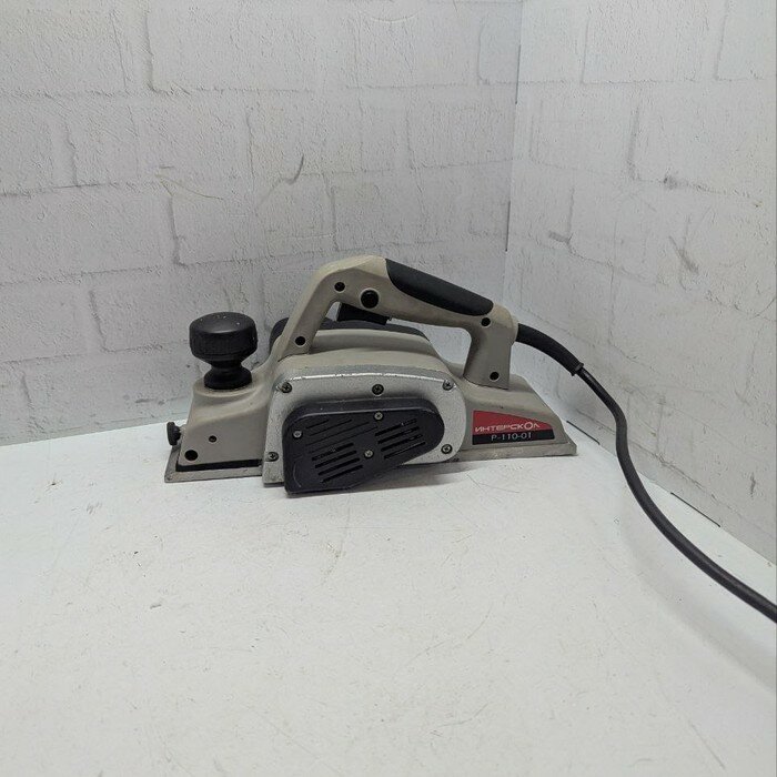 Электрорубанок Интерскол P-110-01