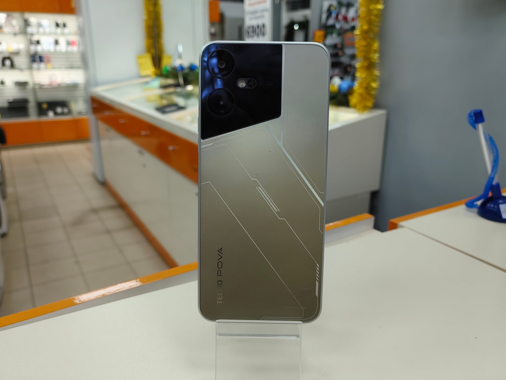 Смартфон TECNO POVA Neo 3 4/128 ГБ, Dual nano SIM, золотистый Б\у уценка