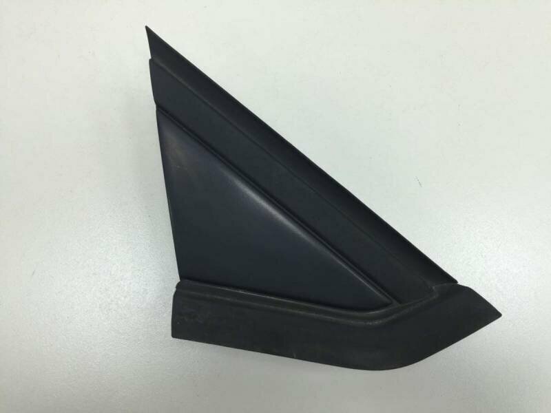 Накладка переднего крыла правого Citroen C4 2005-2011