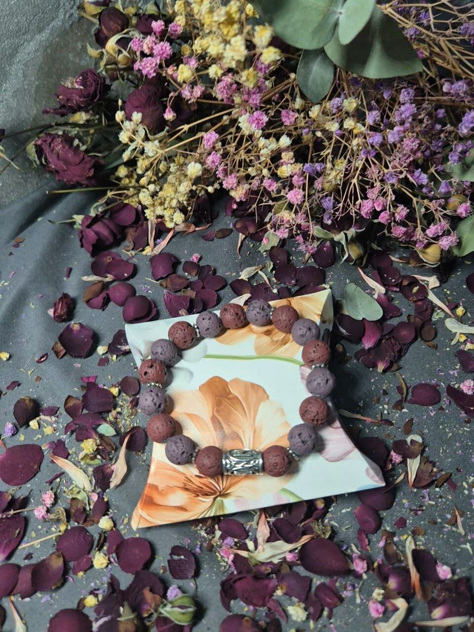 Славянский оберег, плетеный браслет, вулканическая лава