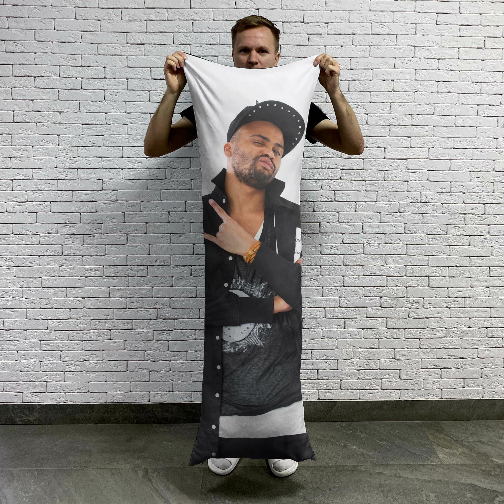 Подушка дакимакура Мигель 50x150 см