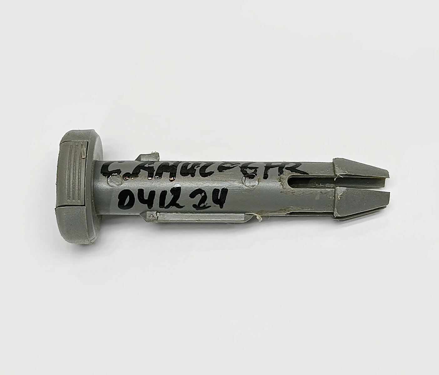 Направляющая подголовника сиденья Amulet