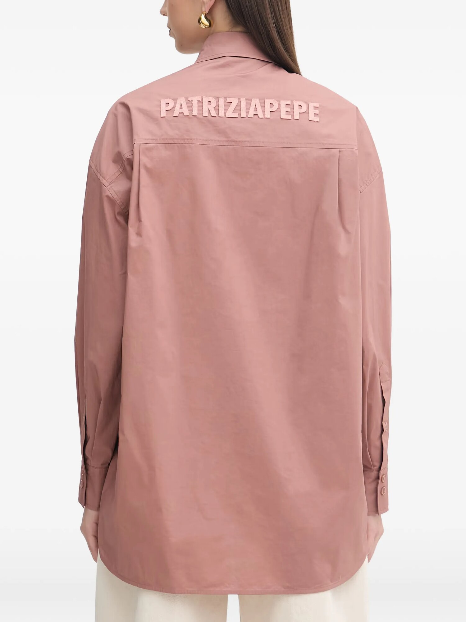 Рубашка PATRIZIA PEPE Logo-patch oversized shirt, размер 40 — фото 1