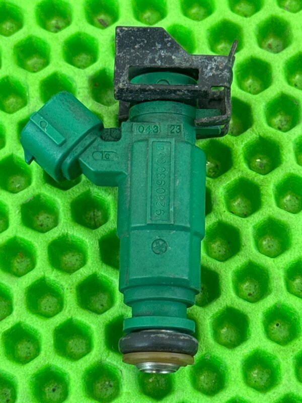 Форсунка топливная Kia Rio JB G4EE 2005 (б/у) 3531037150