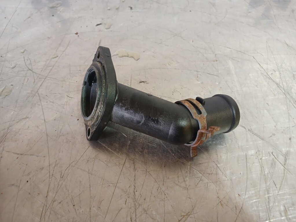 Корпус термостата VW Golf 4 Bora 97-05