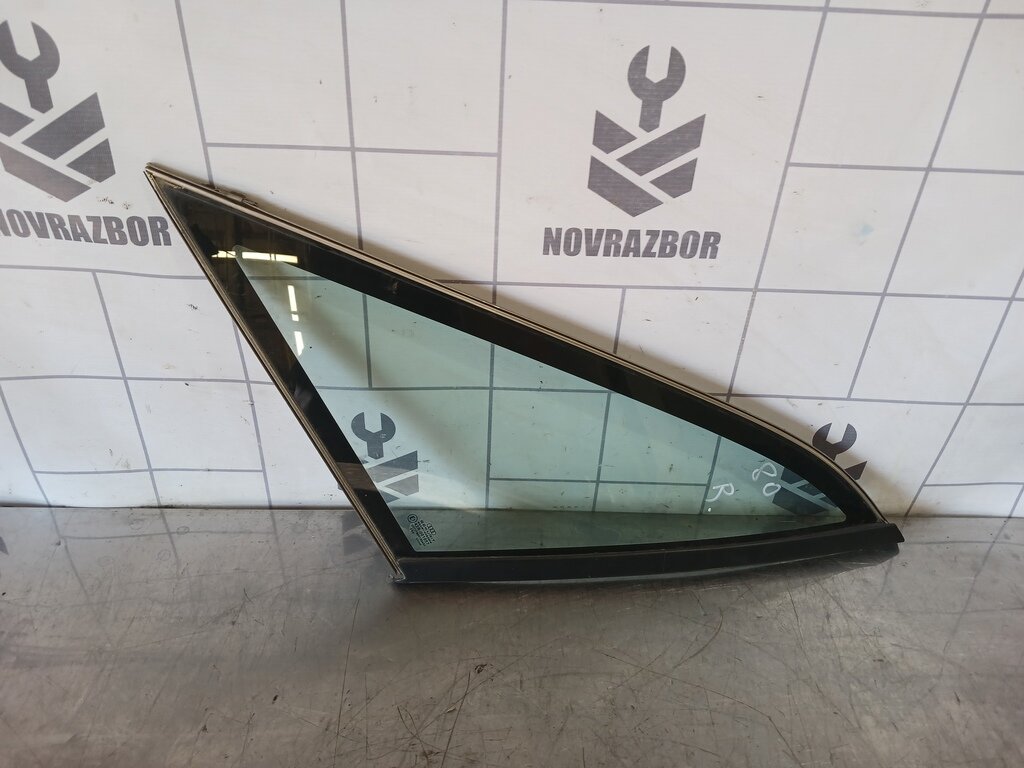 Стекло форточка Audi A6 (C4) 1994-1997