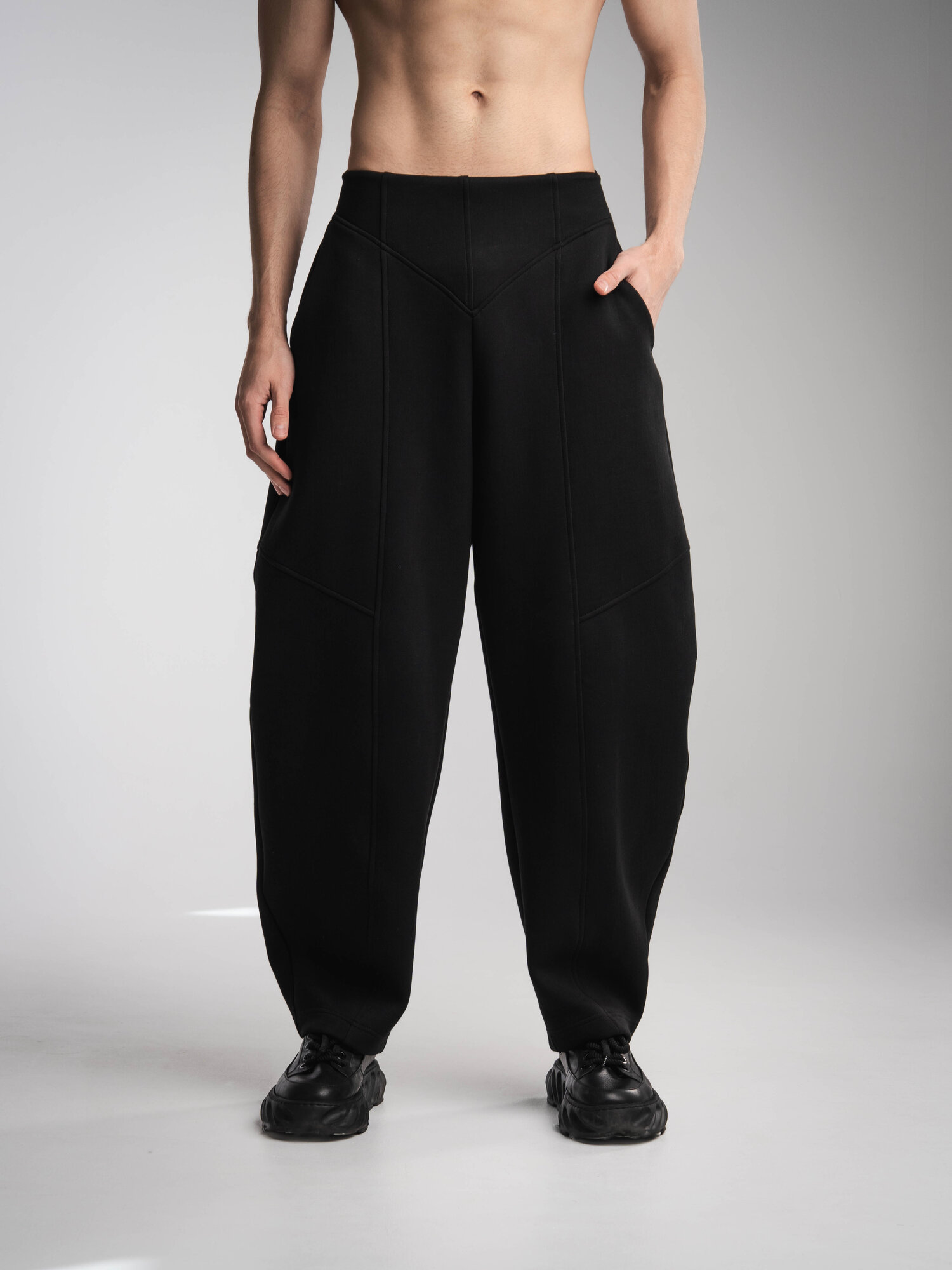 Брюки бананы BEZSLOVE «Поворот не туда»