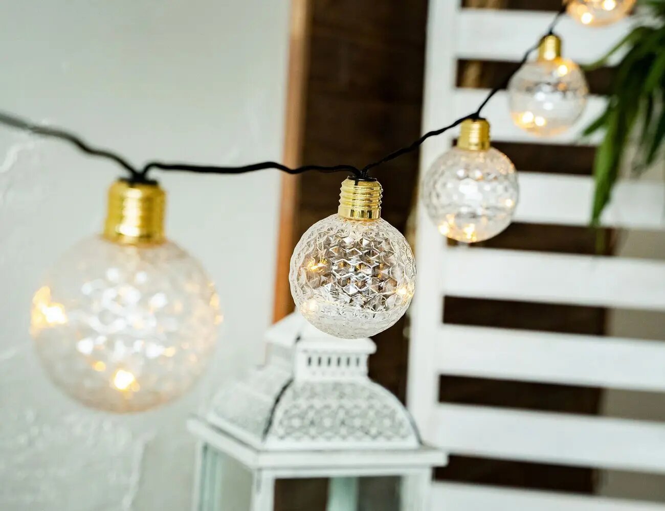 Ретро гирлянда рельефные шарики на чёрном шнуре, прозрачные, 10 ламп, 30 тёплых белых микро LED-огней, 2.7+3 м, Kaemingk (Lumineo)