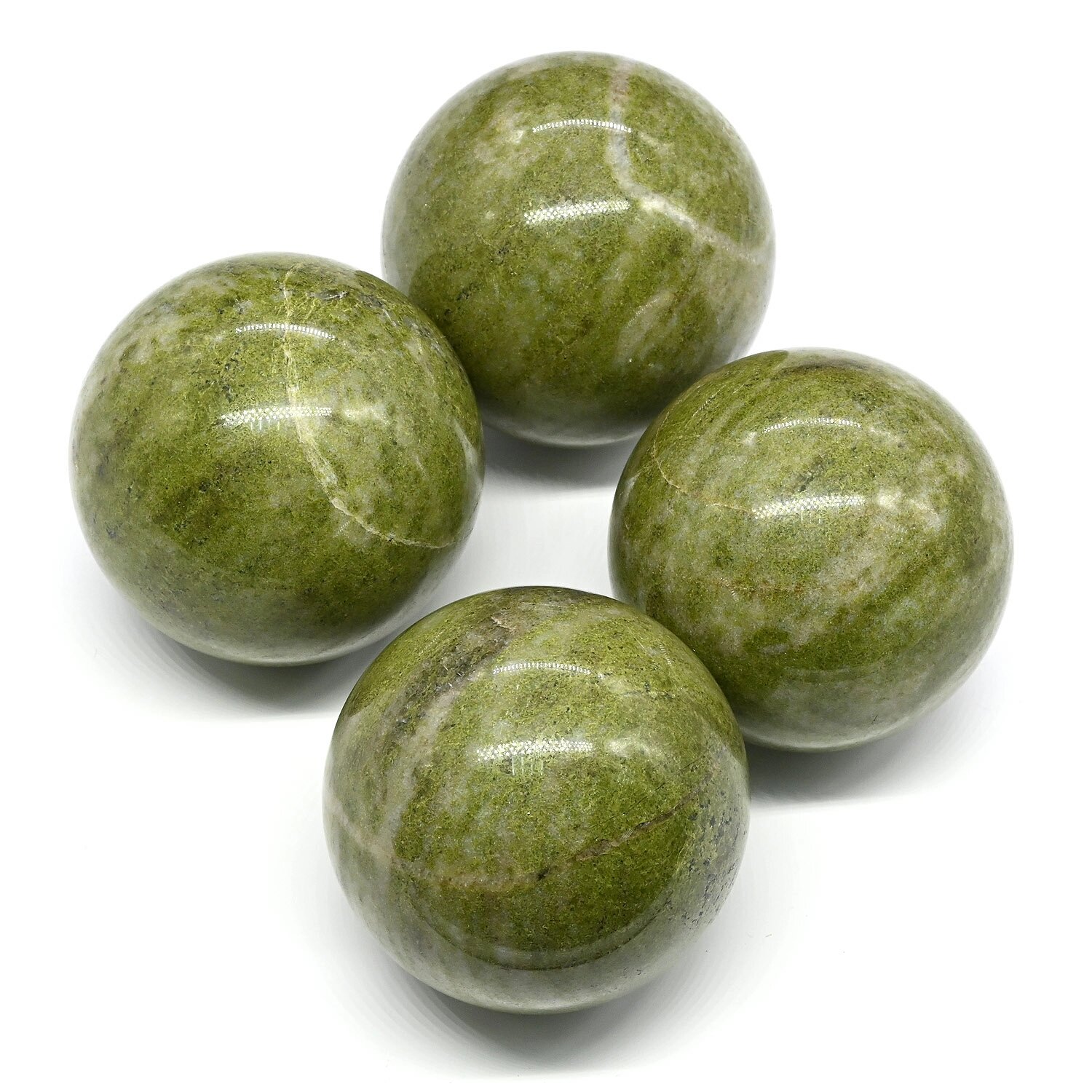 Шар из лизардита, диаметр 56-57мм .