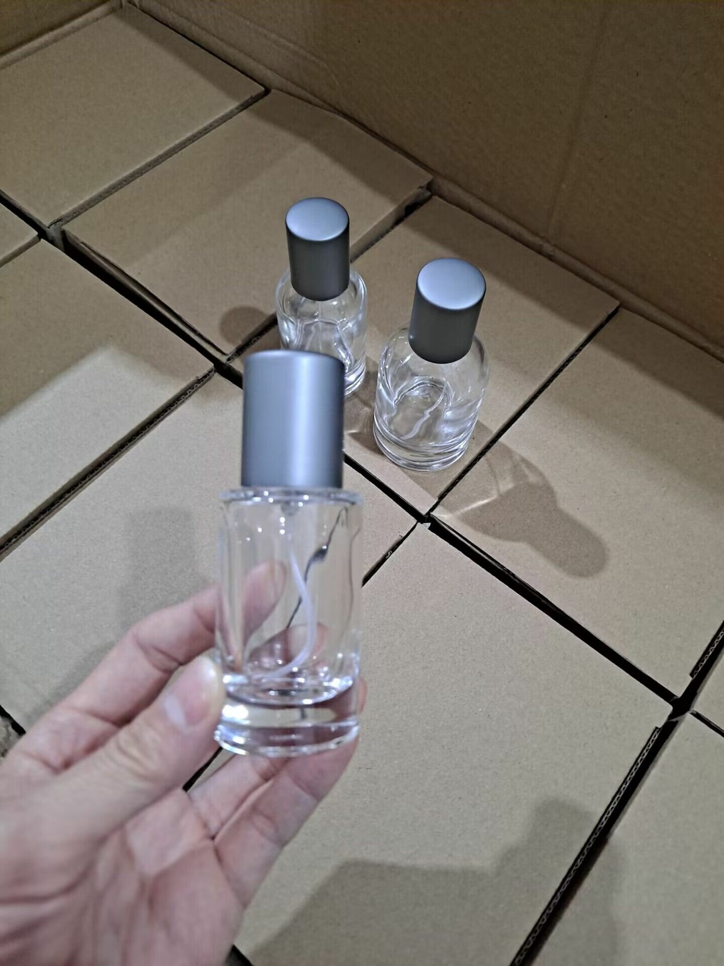 Стеклянная бутылка с распылителем 20 мл для духов