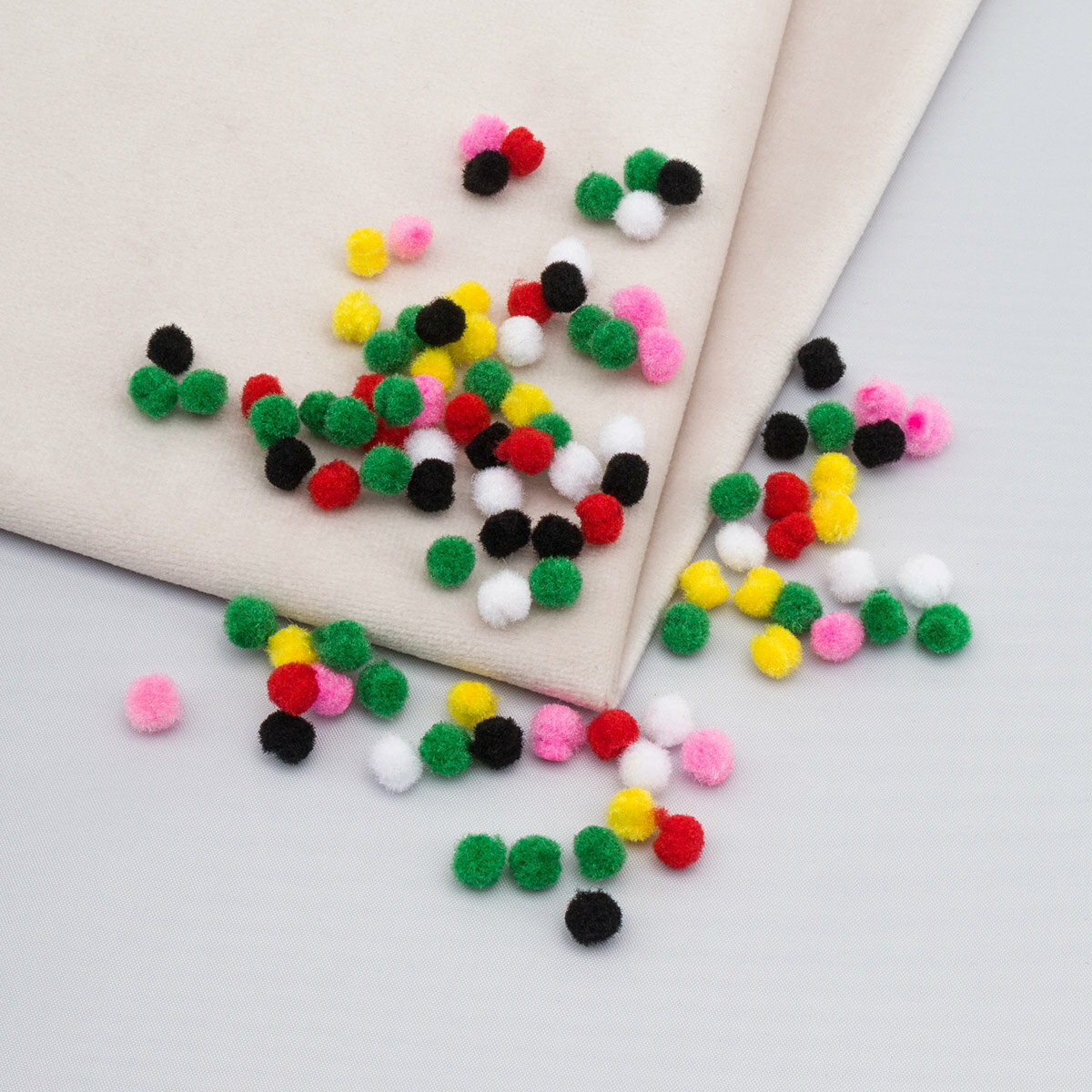 Помпоны для творчества 5 мм, 100 шт*5 упак, Astra&Craft (ассорти)