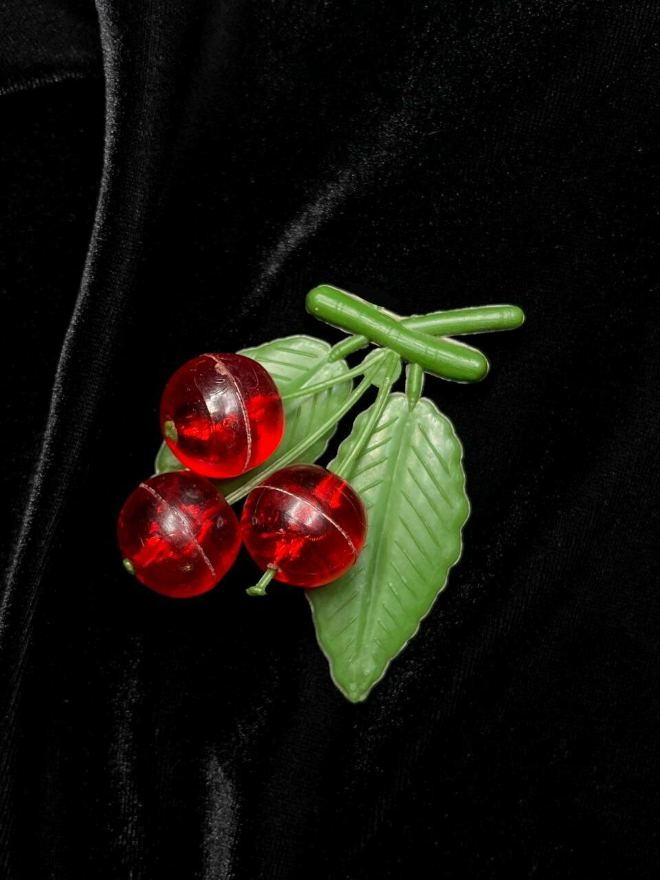 Брошь "Вишня" / винтаж СССР 70е годы