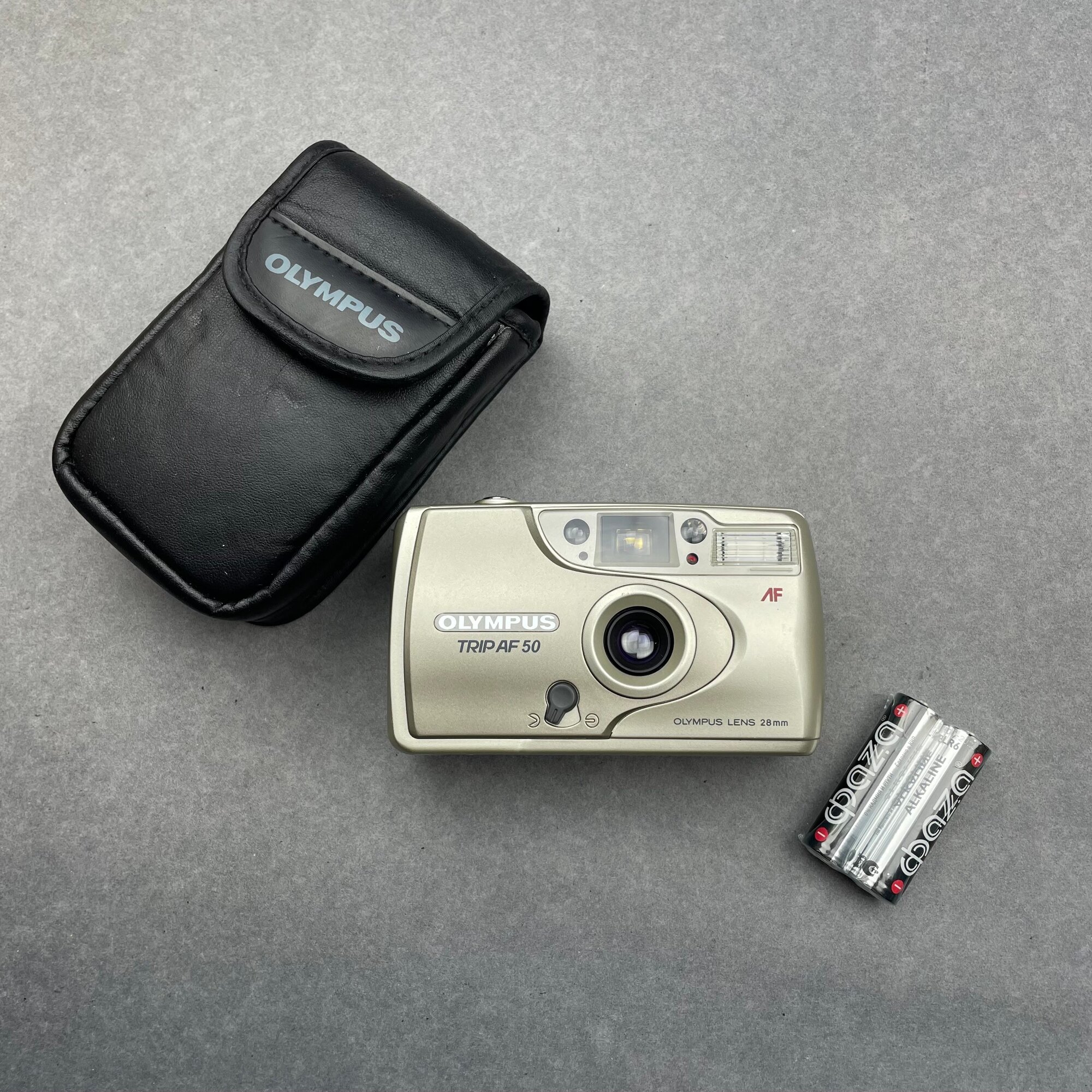 Винтажный пленочный фотоаппарат Olympus TRIP AF 50, с чехлом