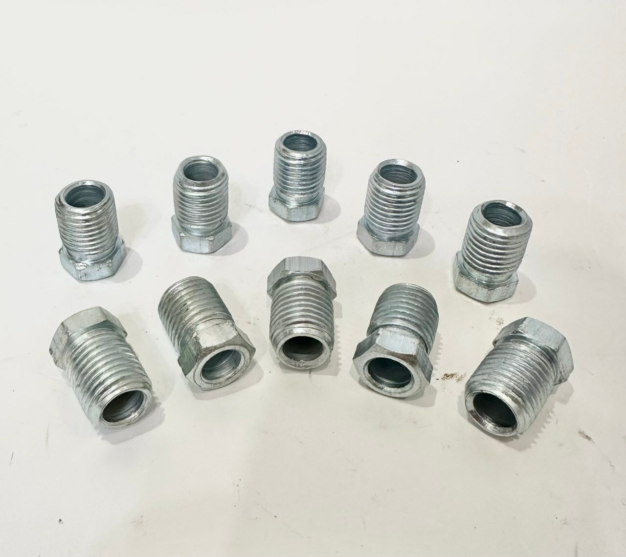 Гайка топливная упорная М14 под трубку М8 10шт арт. 00000-0521909-00