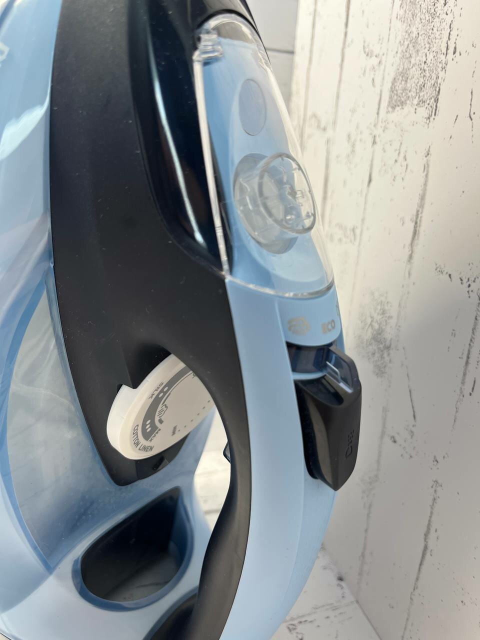 Утюг Philips DST7020/20, SteamGlide Plus, бренд, легкий, надежный