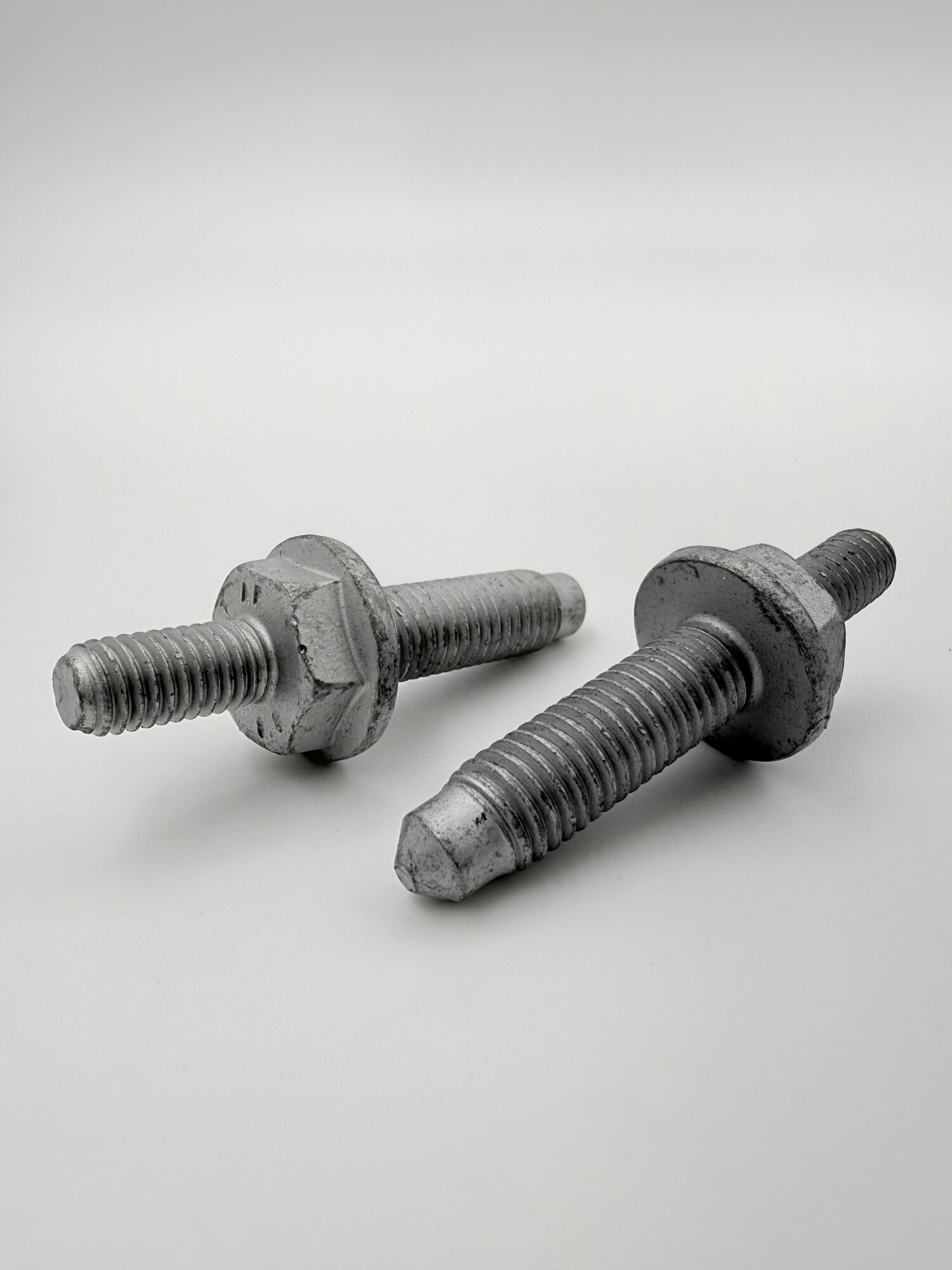 N91108901 Двойной винт VAG М10х35 / М8х16 мм оригинал, болт двусторонний с шестигранником