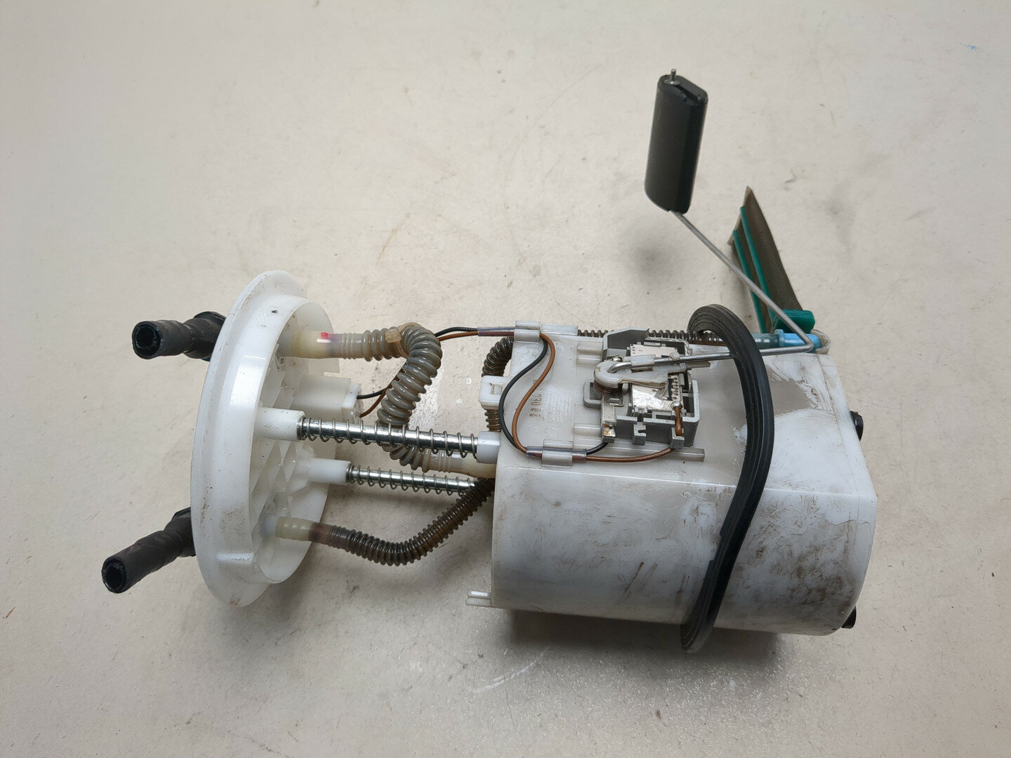 Насос топливный электрический КИА Ceed Б/У