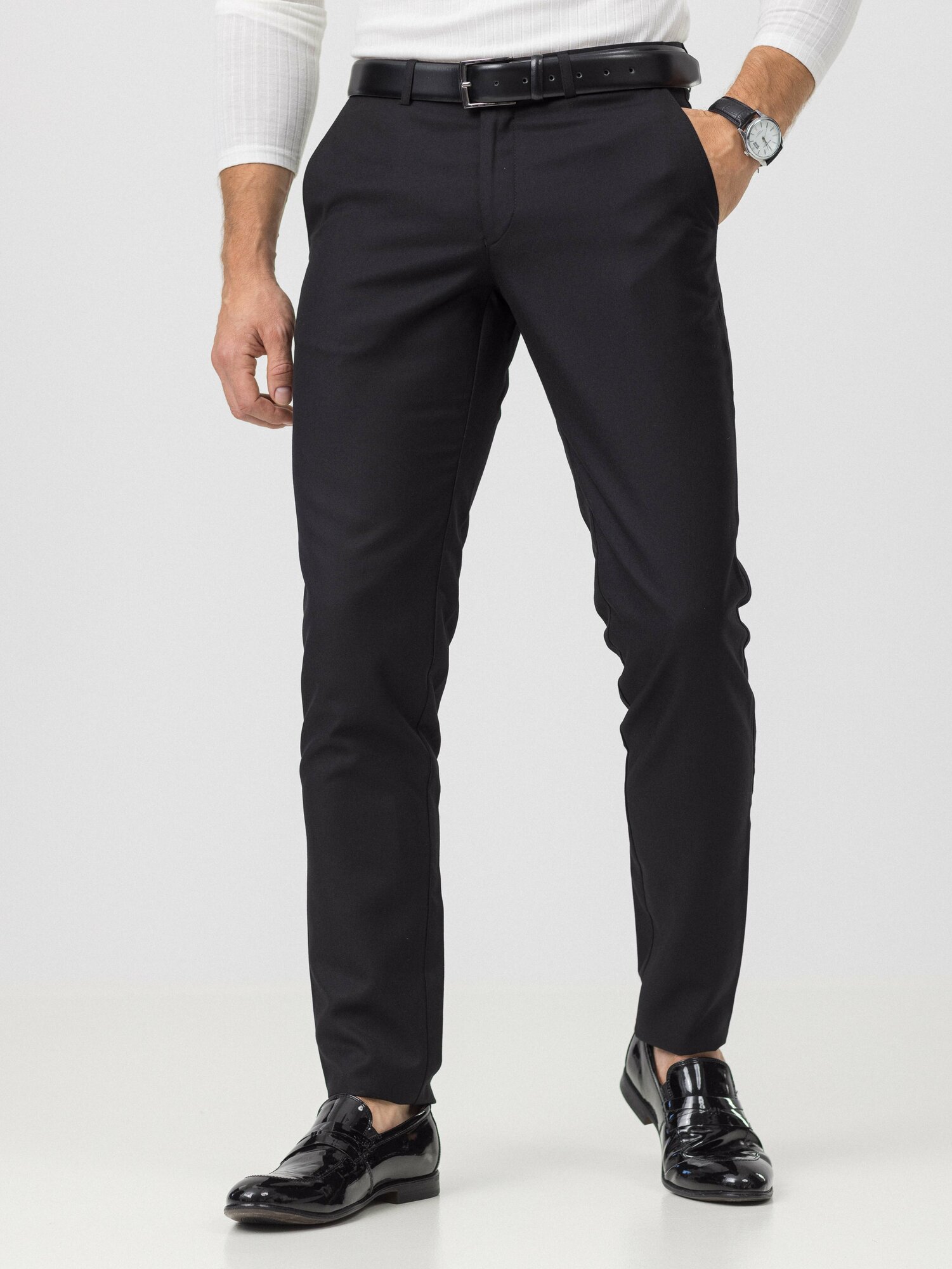 Брюки чинос