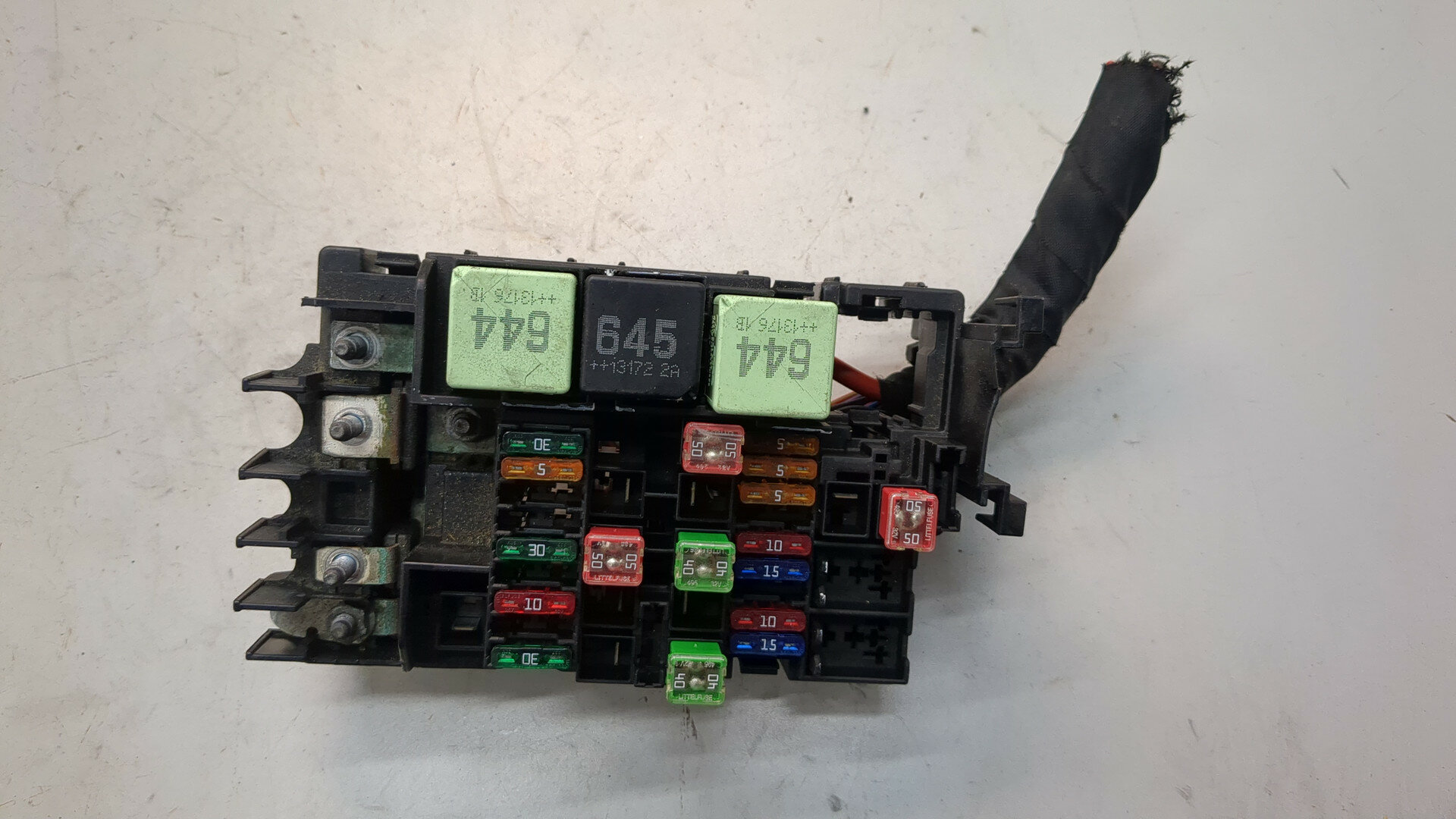 Блок предохранителей Volkswagen Jetta 6 Б/У
