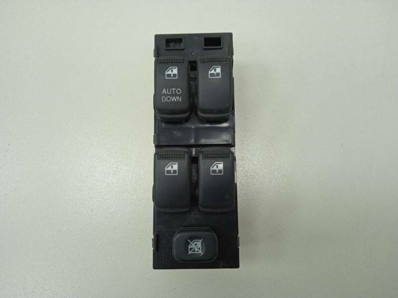 Блок управления стеклоподъемниками Hyundai Getz 2002-2010 кат.номер: 935701C130WK