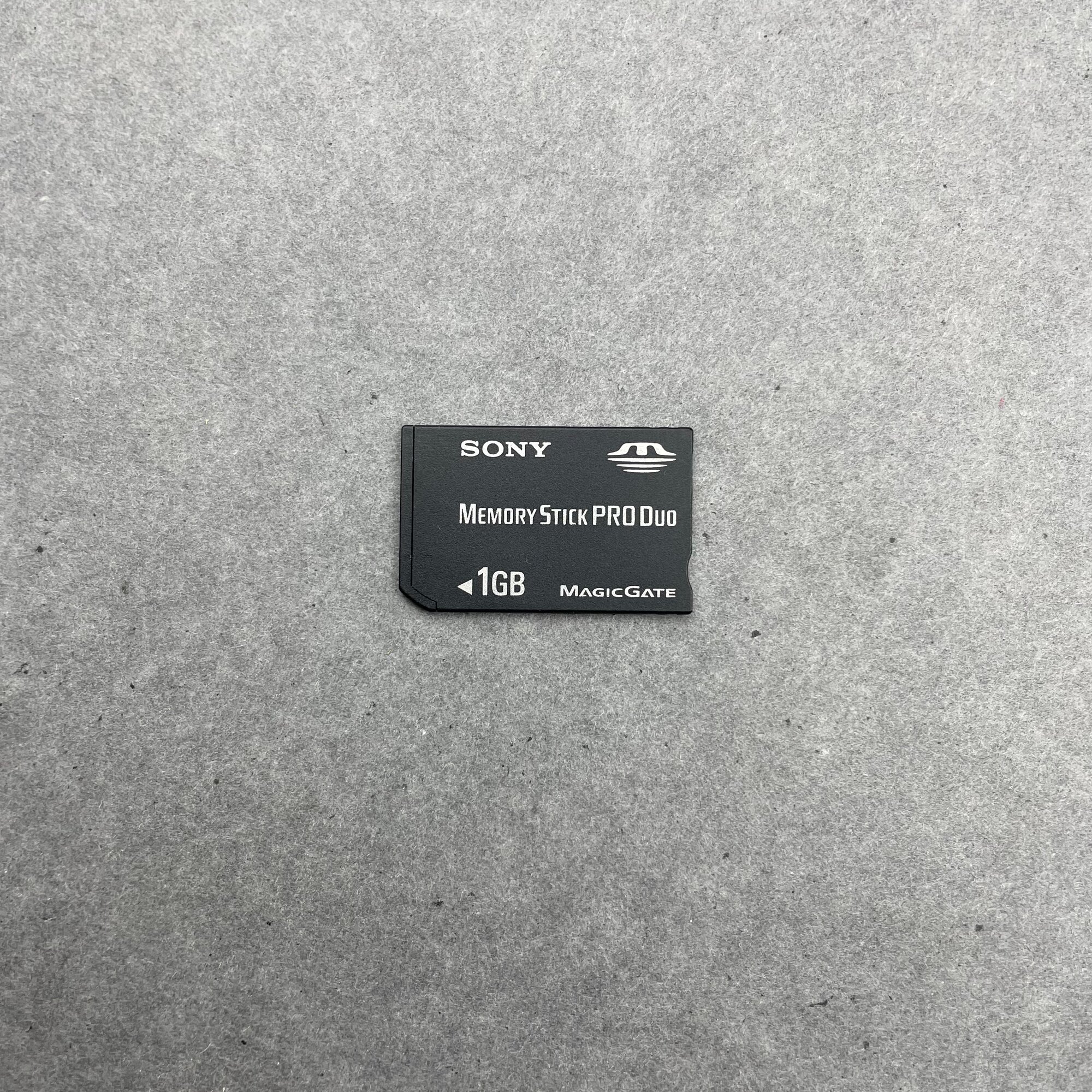 Карта памяти Sony Memory Stick Pro Duo Magic Gate 1 ГБ для фотоаппарата sony cyber shot / sony playstation PS