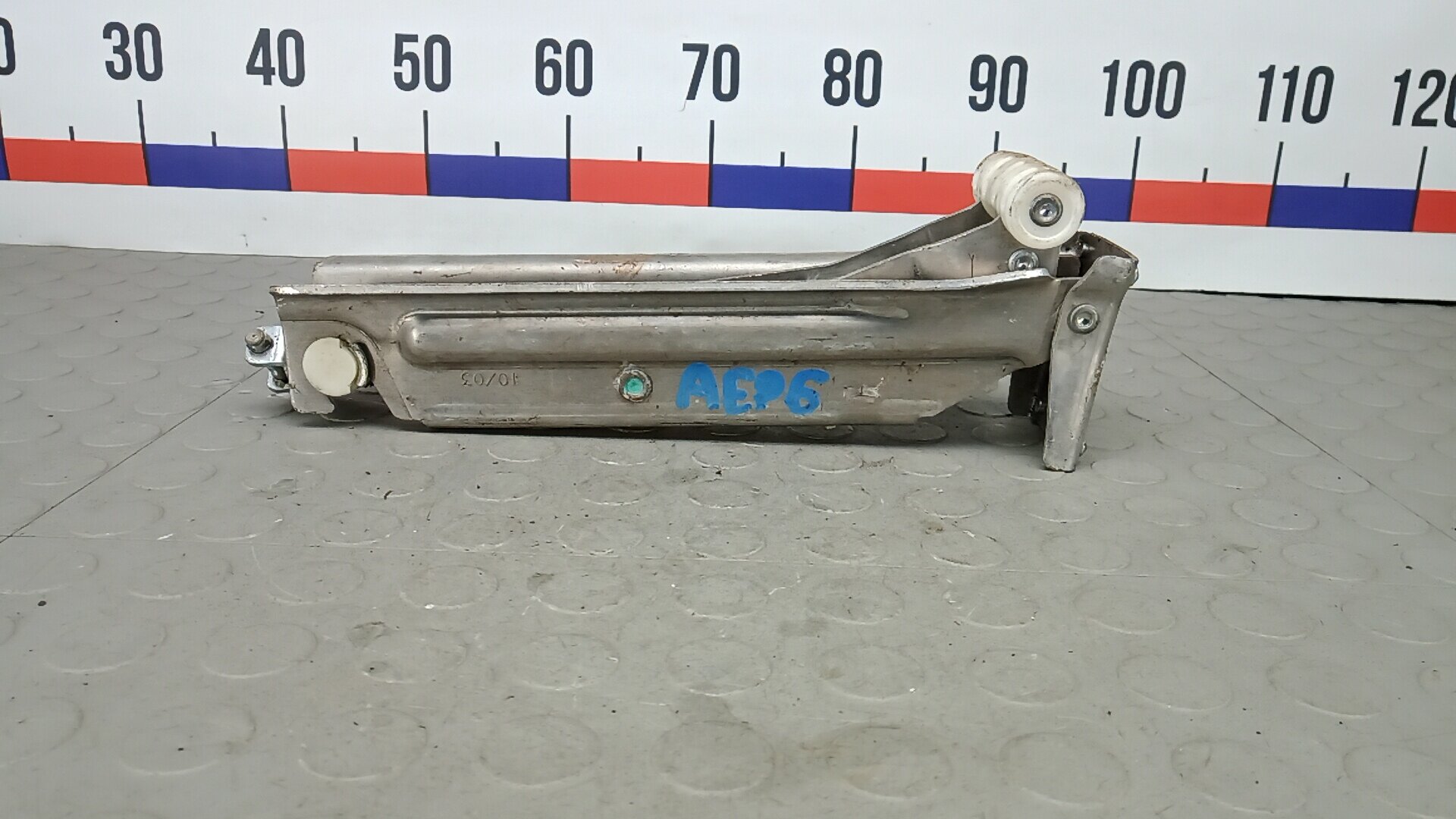 Домкрат AUDI A6 C6, Номер 4F0011031H