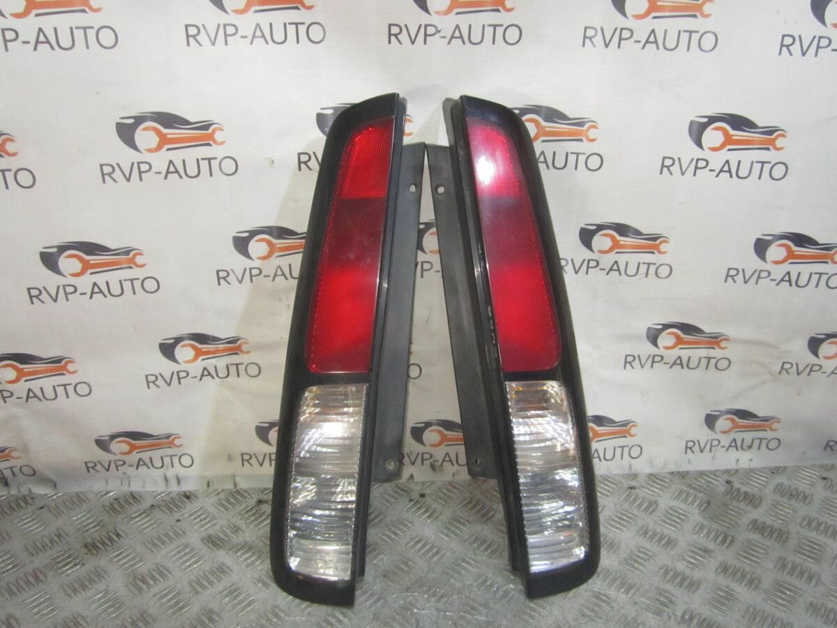 Фонарь задний Nissan Cube Z10 1998-2000 123123