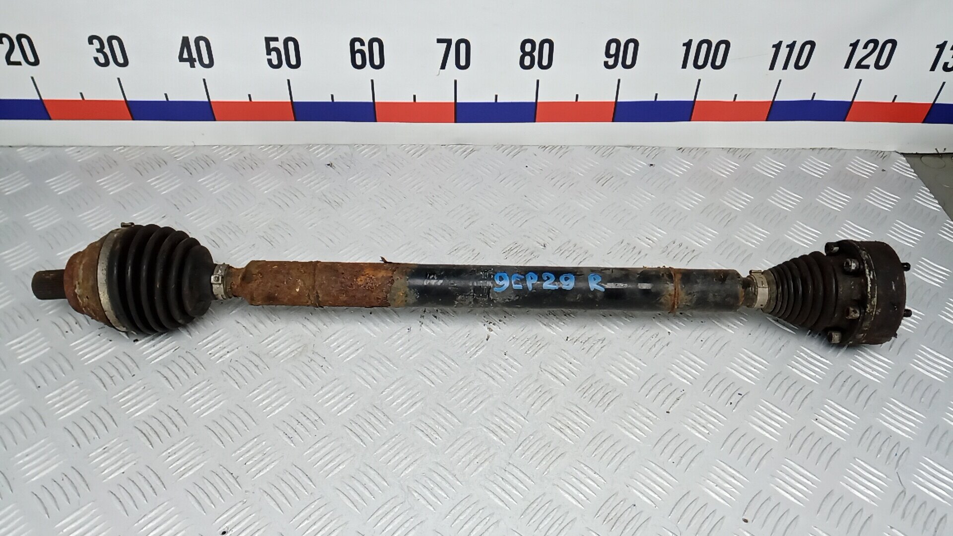 Привод передний правый VOLKSWAGEN PASSAT B7