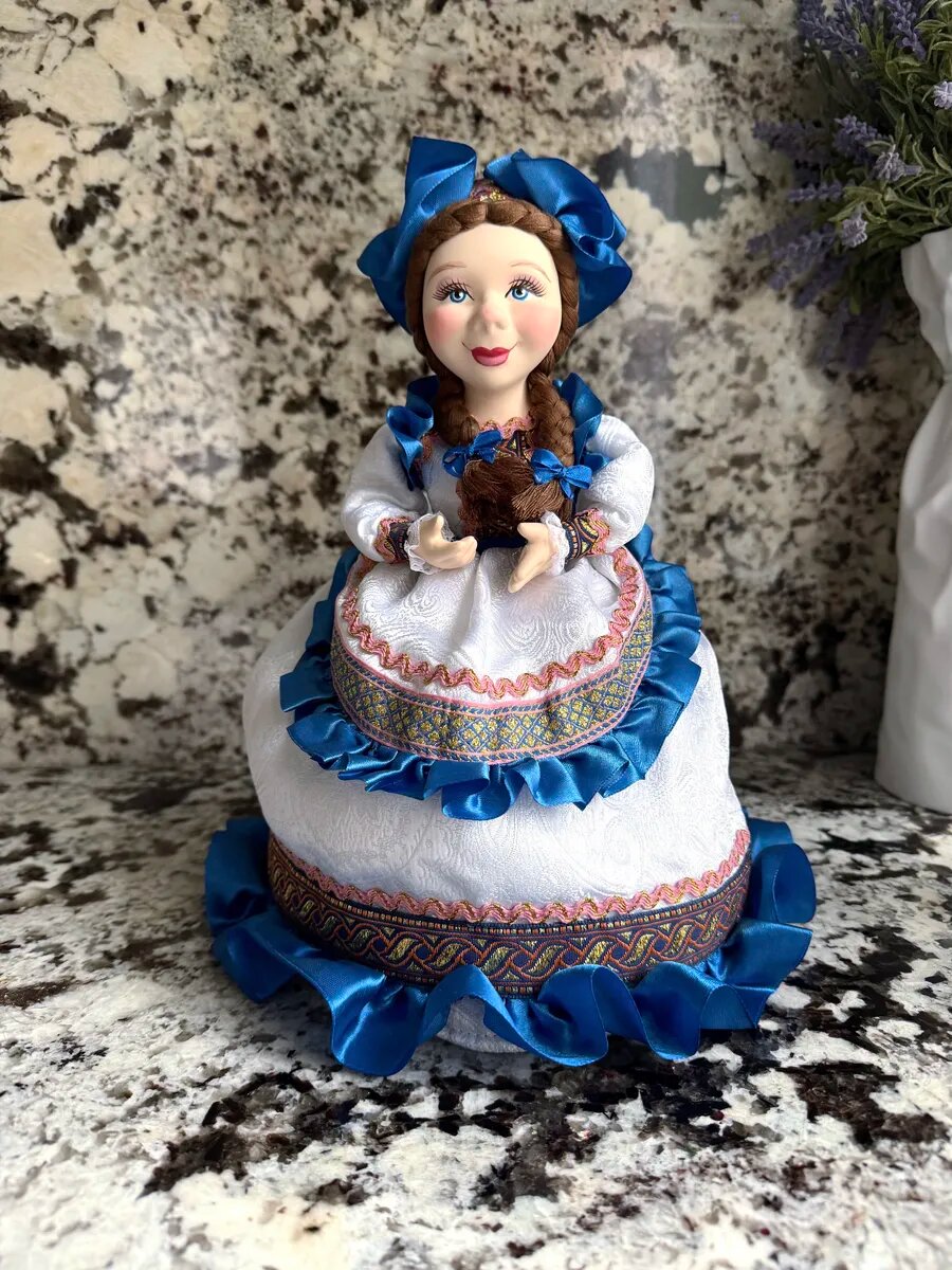 Кукла грелка на чайник "Купчиха"