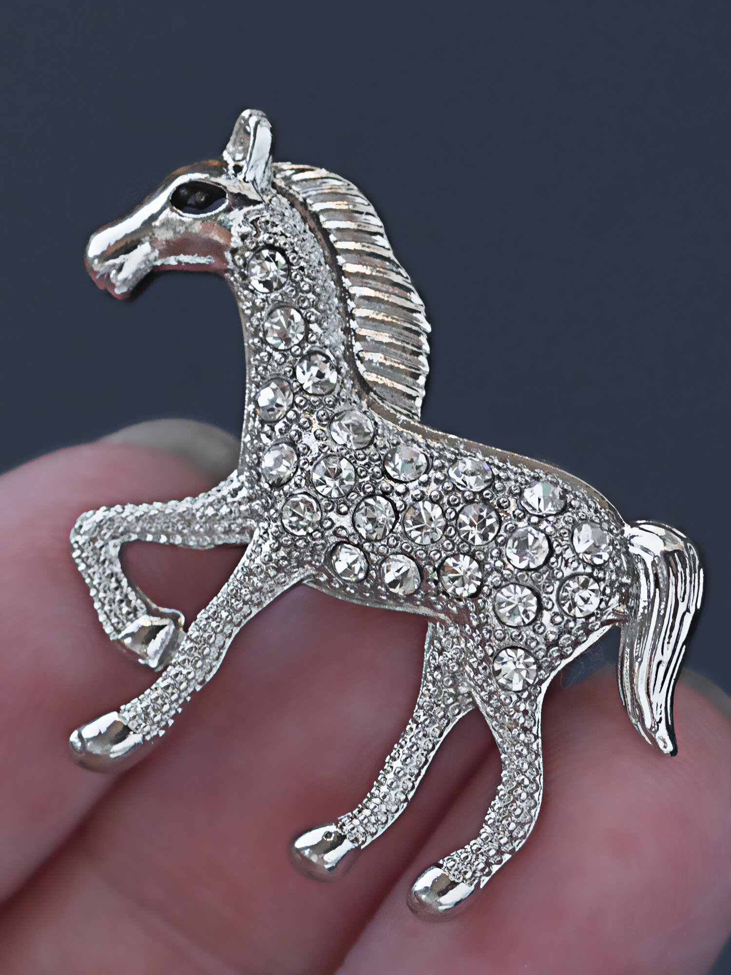 Значок, стразы