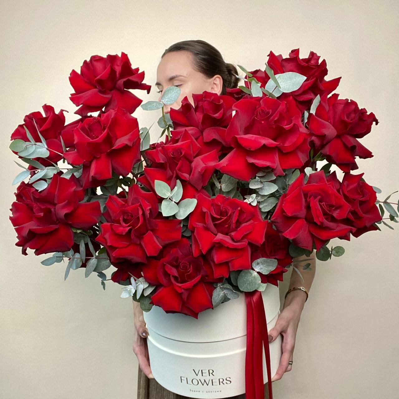 Французские розы с эвкалиптом премиум Ver Flowers
