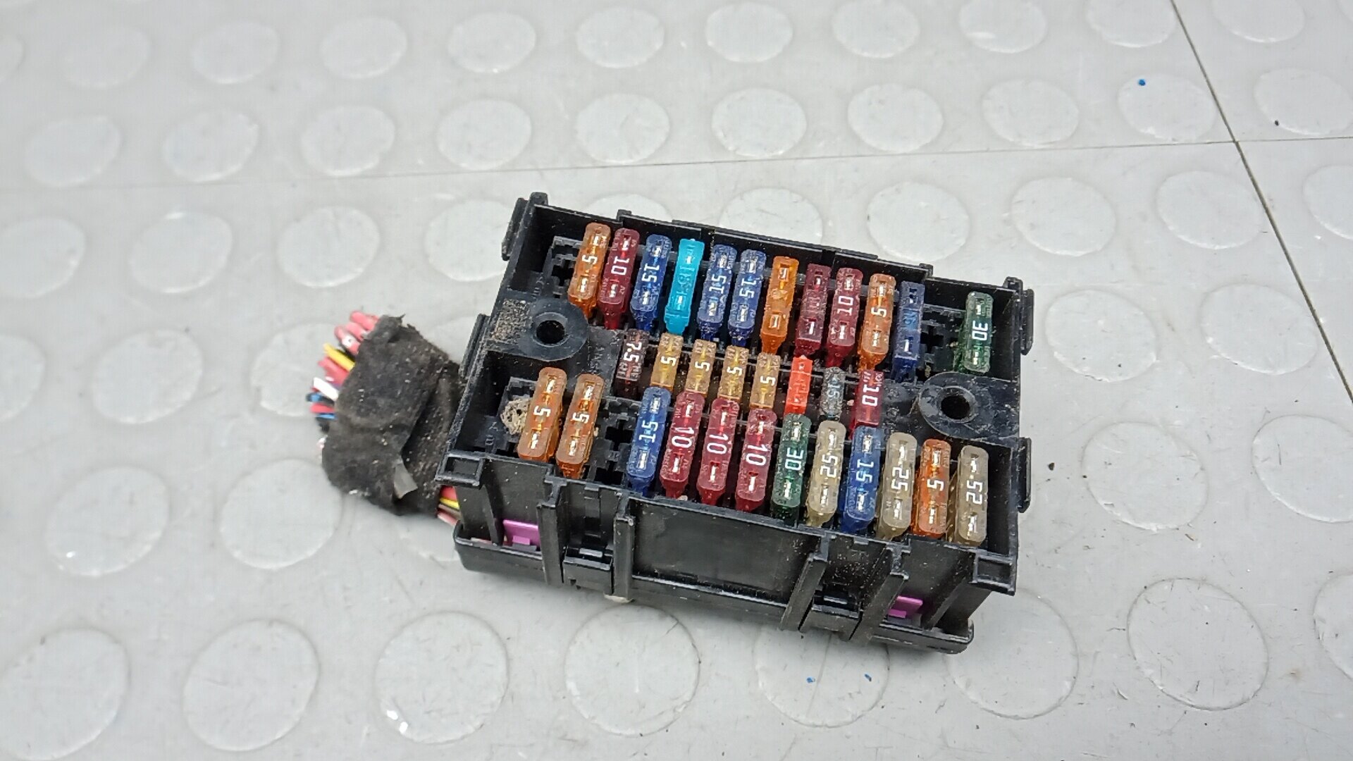 Блок предохранителей VOLKSWAGEN TRANSPORTER T5