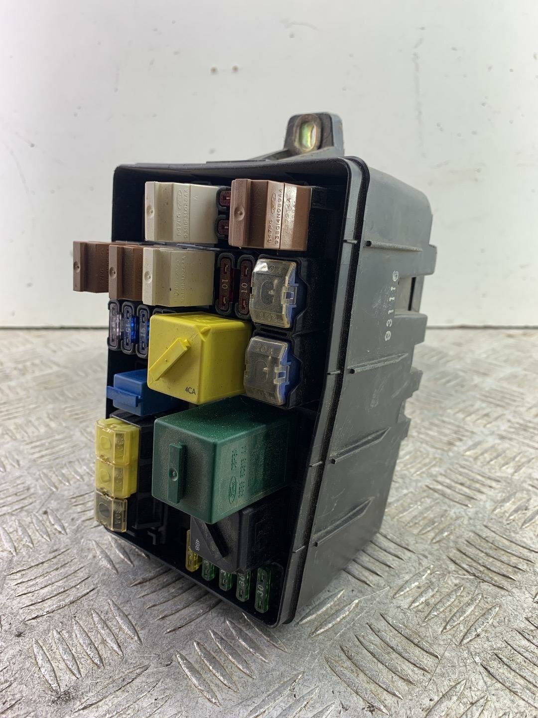 Блок предохранителей Ford Mondeo 2 (1996 - 2000) 93BG14411AC