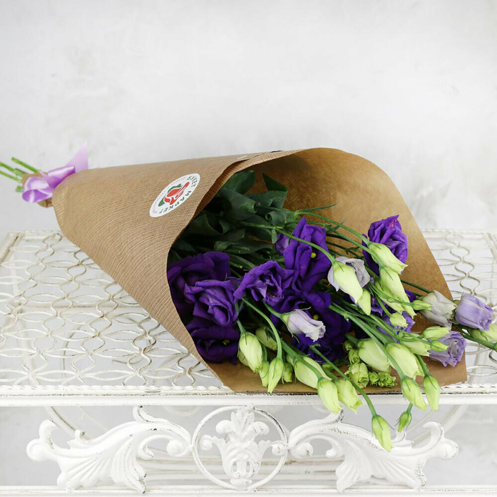 Букет Букет Маркет "Лизиантусы", эустомы, 7 цветов, в крафтовой упаковке, 60 см