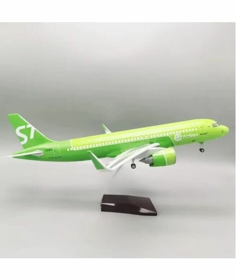 Готовая модель самолета Airbus A321neo S7 Airlines
