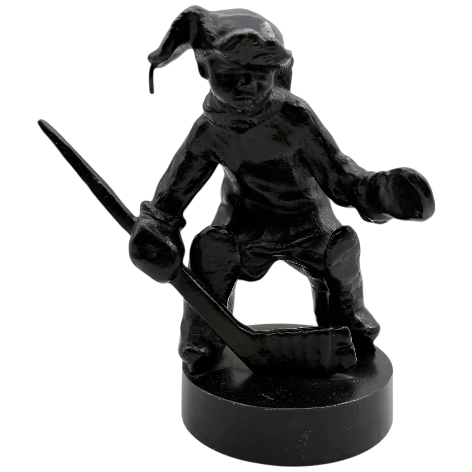 Чугунная статуэтка "Юный хоккеист (Вратарь)" 1995-2000 гг. Автор А. В. Чиркин, Касли, Россия