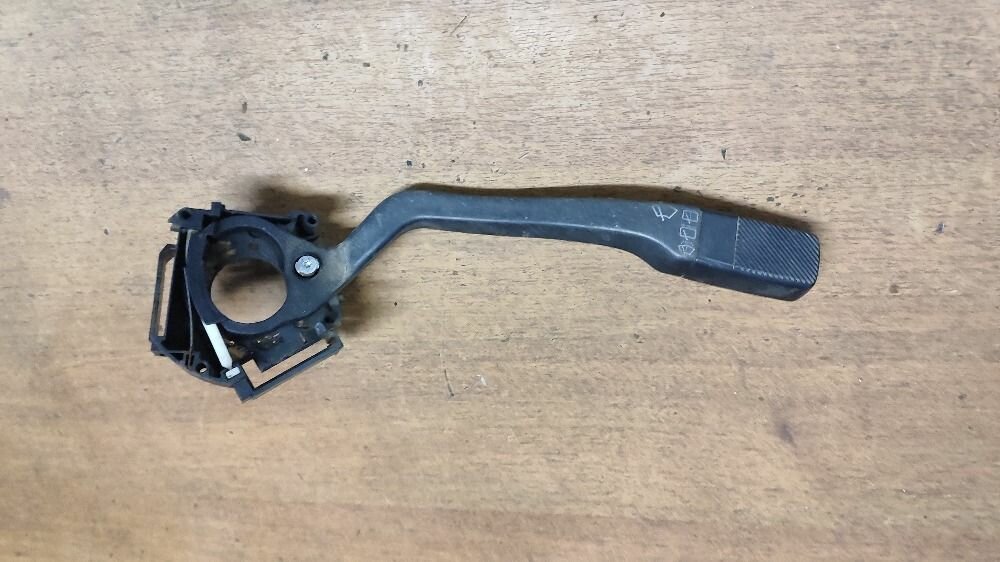 Переключатель подрулевой Volkswagen Caravella T4 701953519