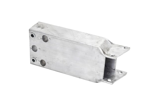 Кронштейн усилителя переднего бампера левый GORDON DB6100XL для Mercedes Benz C-CLASS W205 2014-2021