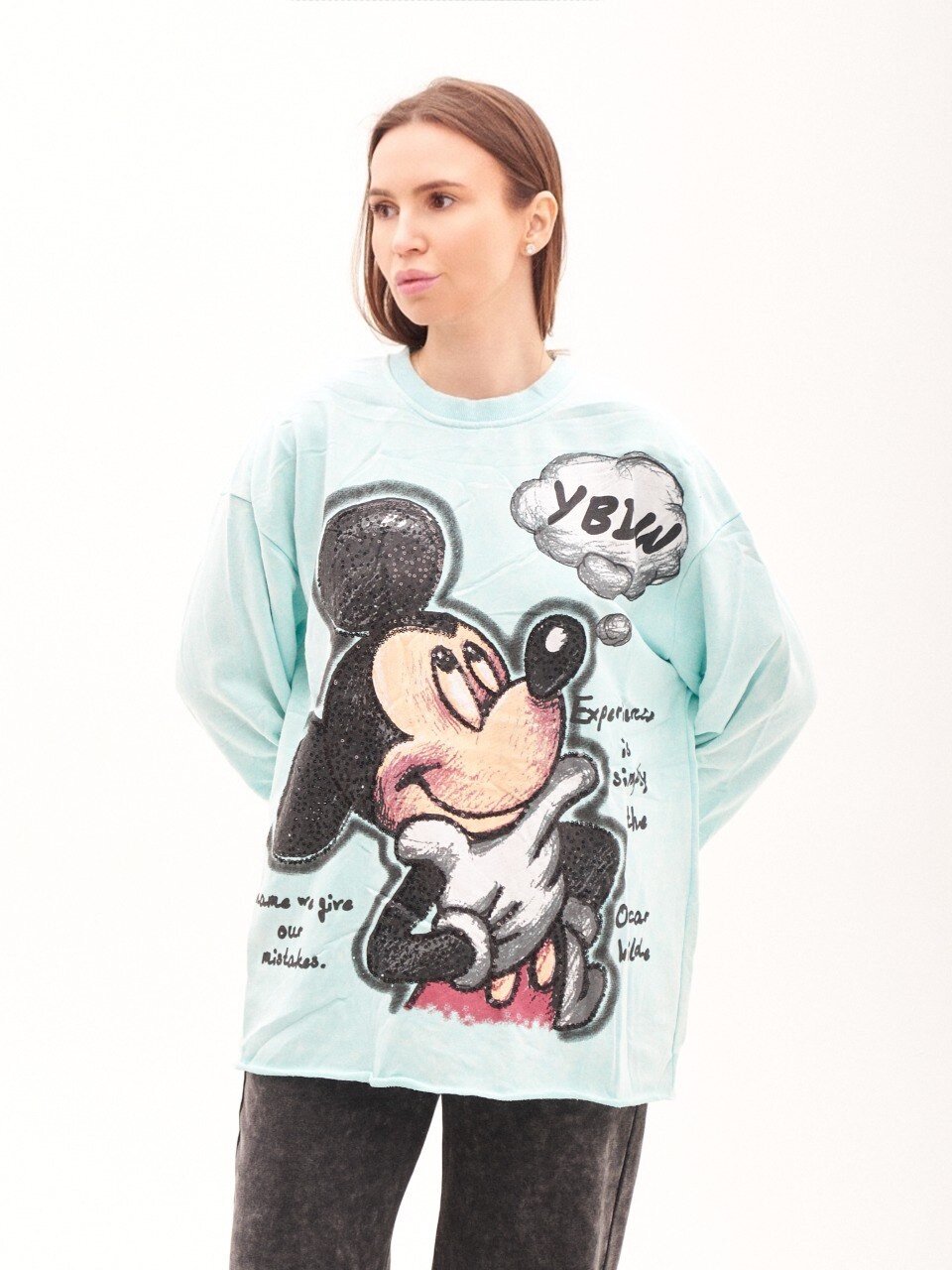 Свитшот  Свитшот oversize в мятном цвете из хлопка с принтом микки маус вышитый пайетками 40-48