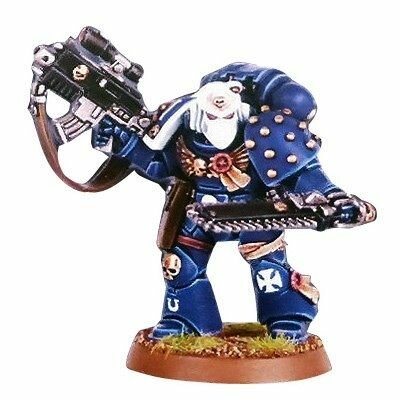 Veteran Space Marine. Ultramarine. С подставкой. Warhammer 40.000