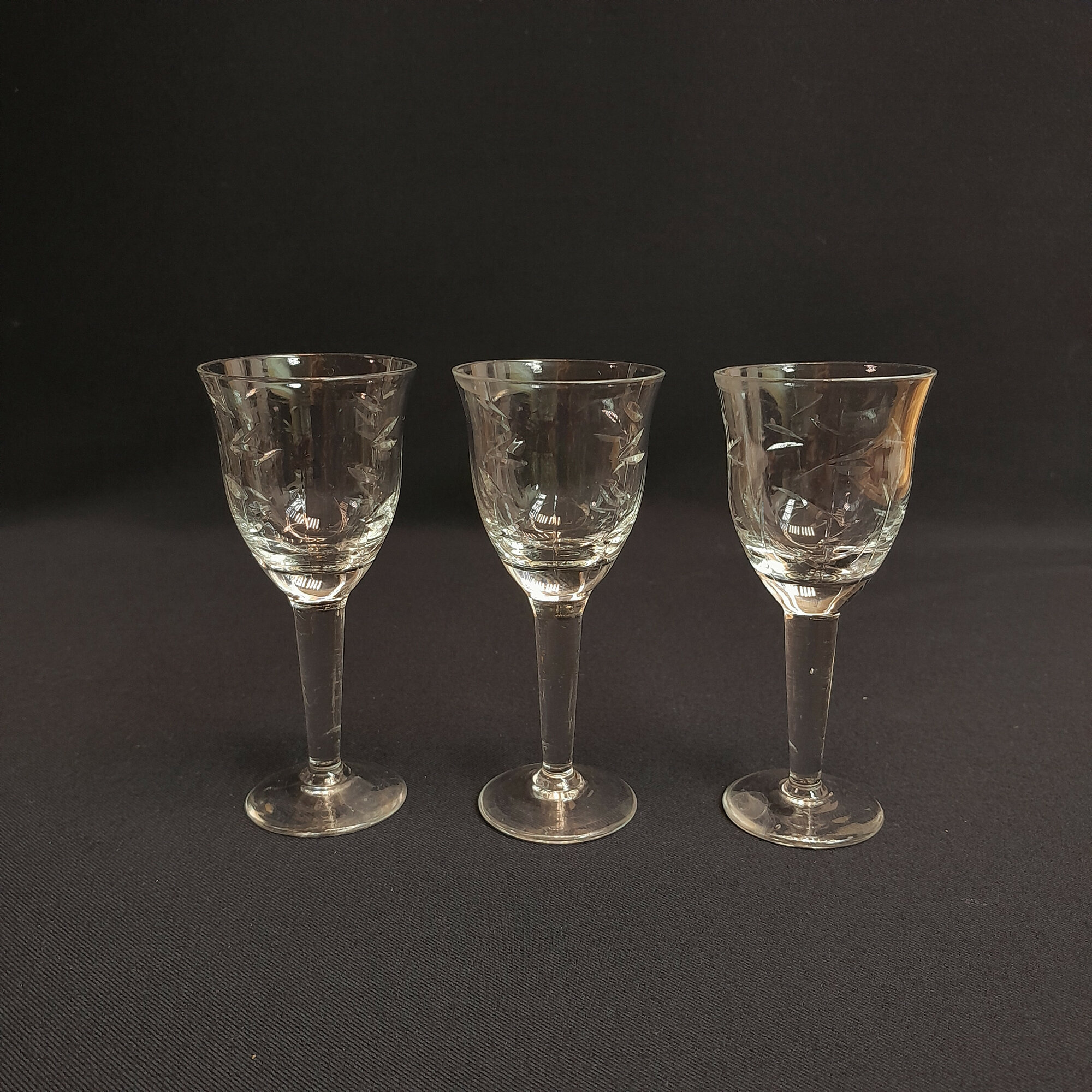 Набор из 3 рюмок , стекло 50 мл высота 12 см, винтаж СССР