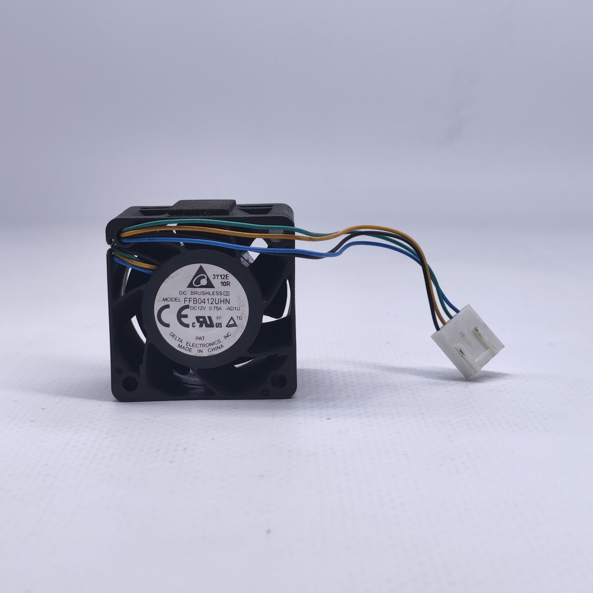 Delta Electronics FFB0412UHN / Вентилятор серверный 3Y12E10R