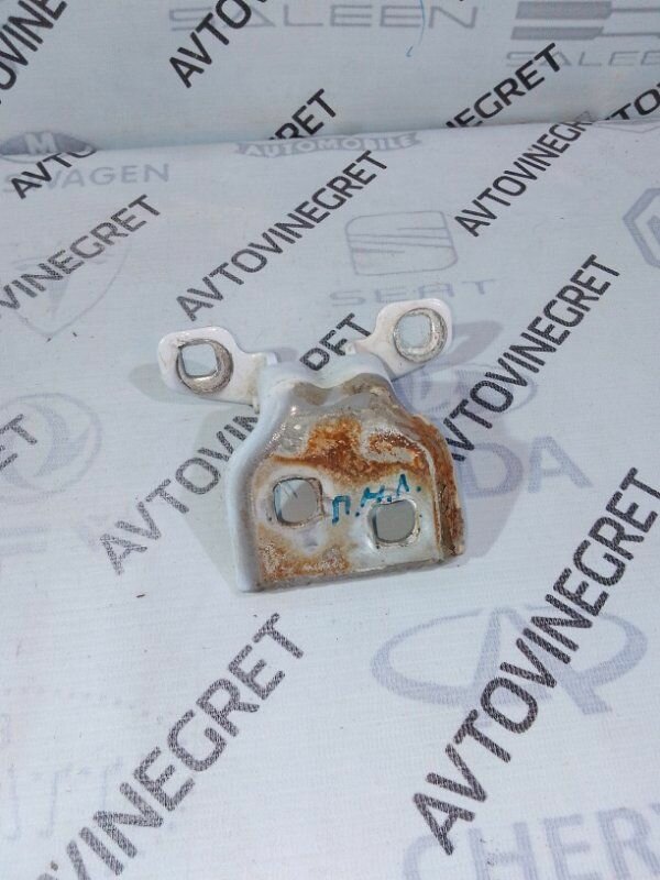 Петля двери передняя левая Лада Ларгус Б/У с пробегом