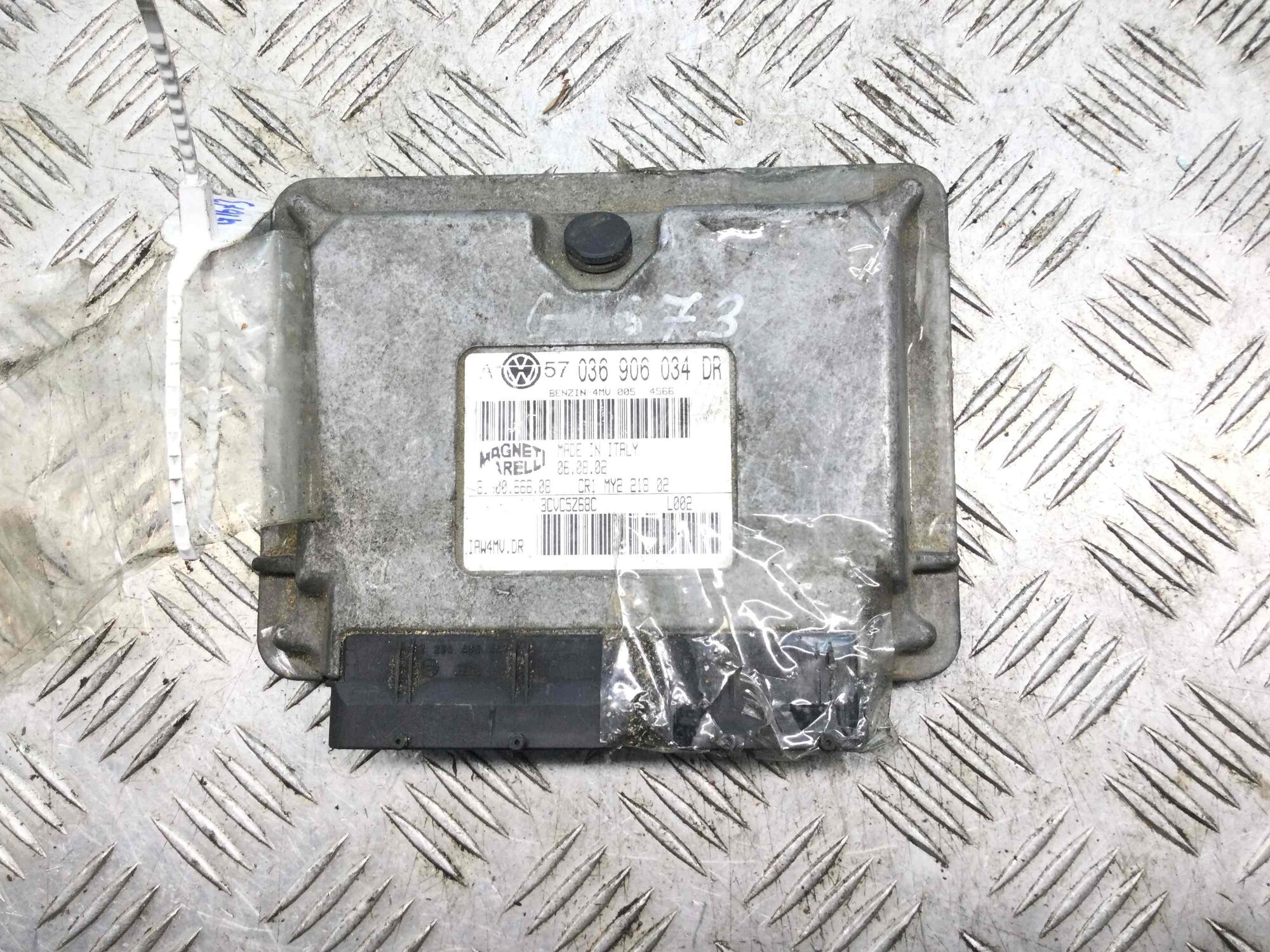 Б/У Блок управления двигателем Volkswagen Golf 4 поколение (1997-2004) 2000 г.