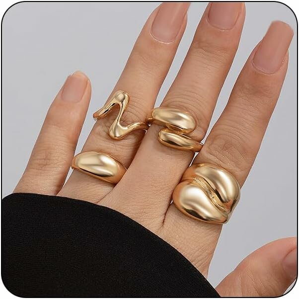 Набор из трех золотых колец FloralGrace с узором в виде морских звезд и изящных волнообразных мотивов из ракушек, идеально подходящий для летнего украшения женщин и девушек.