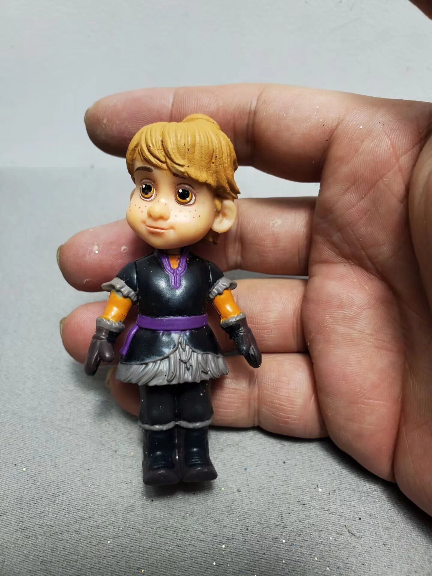 Фигурка принцессы Anna Frozen из ПВХ, фиолетово-синяя, TAKARA TOMY
