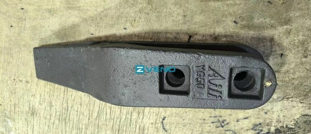 Зуб ковша центральный K1040464A, YG50 Aili для погрузчиков DOOSAN SD300