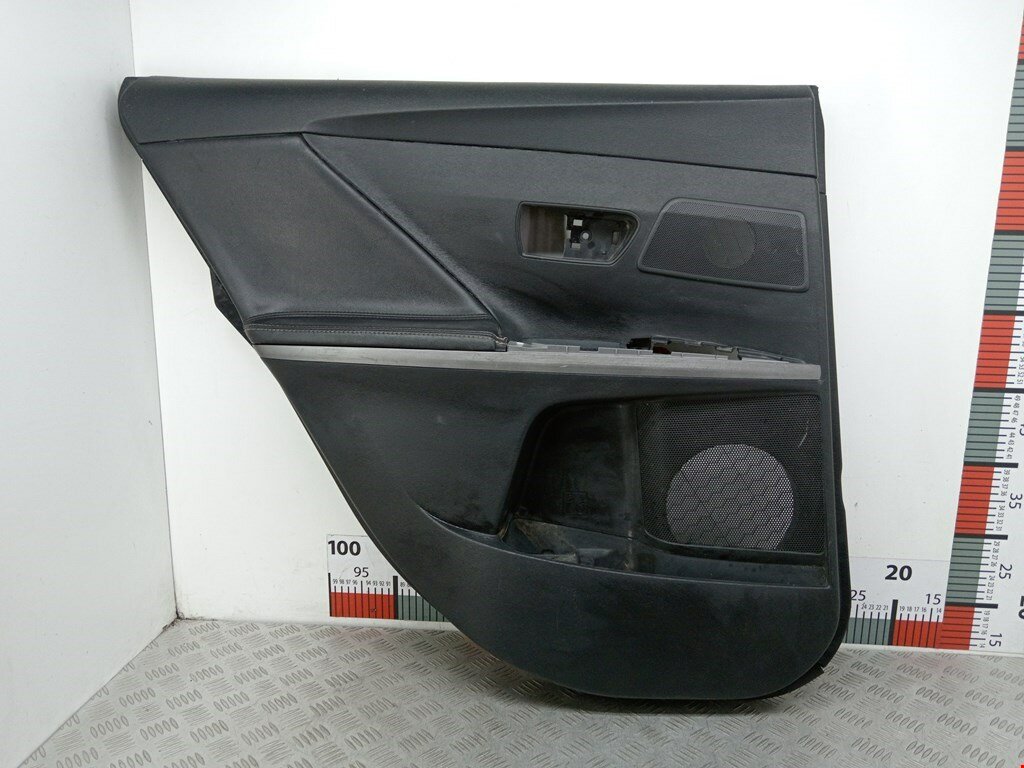Обшивка (карта) двери задней левой Toyota Venza 1 676400T011 арт. 2255042